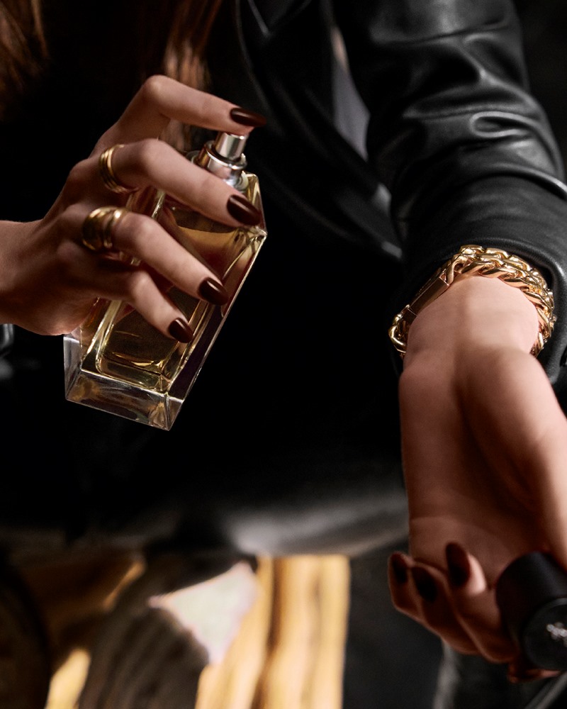 Cuir Eau de Parfum : Un parfum cuiré à base d'oud et de violette | YSL ...